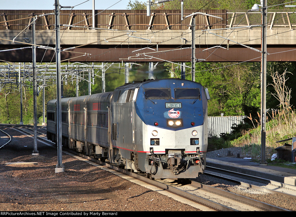 AMTK 834 Brings Shore Line East SB Tr 1691 Into the Station
